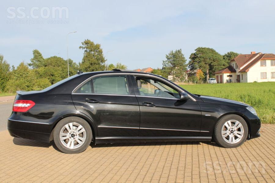 Черный Мерседес E 200 2010 в Салдус, объемом двигателя 2.20 л и пробегом 291 тыс. км за 6950 €, фото 8 на AUTOMOTO.COM.LV