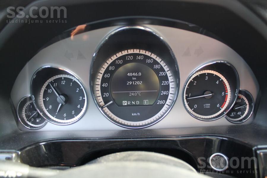 Черный Мерседес E 200 2010 в Салдус, объемом двигателя 2.20 л и пробегом 291 тыс. км за 6950 €, фото 16 на AUTOMOTO.COM.LV