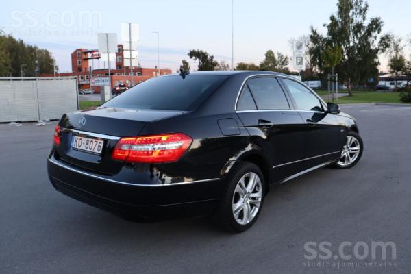 Черный Мерседес E 200 2010 в Рига, объемом двигателя 1.80 л и пробегом 250 тыс. км за 5990 €, фото 5 на AUTOMOTO.COM.LV