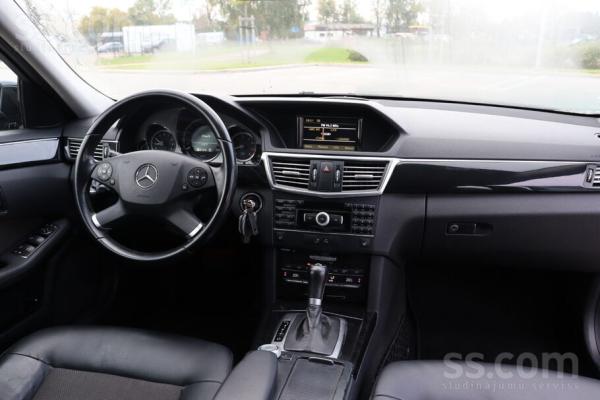Черный Мерседес E 200 2010 в Рига, объемом двигателя 1.80 л и пробегом 250 тыс. км за 5990 €, фото 7 на AUTOMOTO.COM.LV