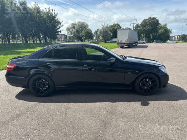Black Mercedes-Benz e-200 2011 in Liepaja, with an engine capacity of 2.20 L and mileage of 377 thousand km for 6950 €, photo 5 on AUTOMOTO.COM.LV