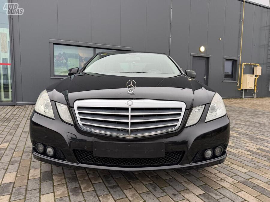 Black Mercedes-Benz e-200 2011 in Siauliai, with an engine capacity of 1.80 L and mileage of 185 thousand km for 7800 €, photo 3 on AUTOMOTO.COM.LV