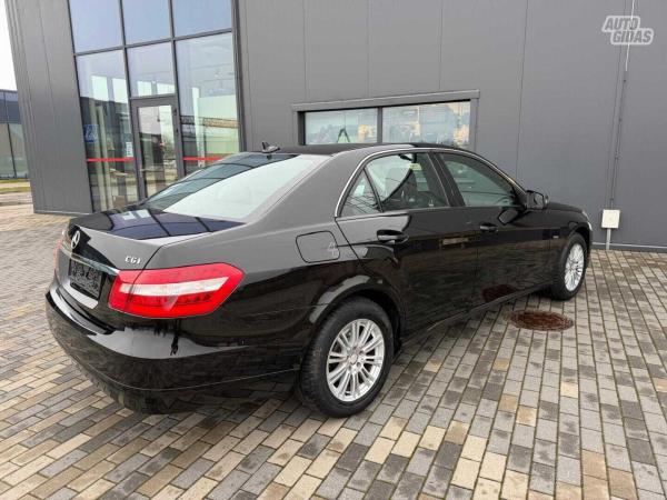 Black Mercedes-Benz e-200 2011 in Siauliai, with an engine capacity of 1.80 L and mileage of 185 thousand km for 7800 €, photo 4 on AUTOMOTO.COM.LV