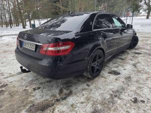 Black Mercedes-Benz e-200 2011 in Kaisiadorys, with an engine capacity of 2.20 L and mileage of 294 thousand km for 6700 €, photo 7 on AUTOMOTO.COM.LV