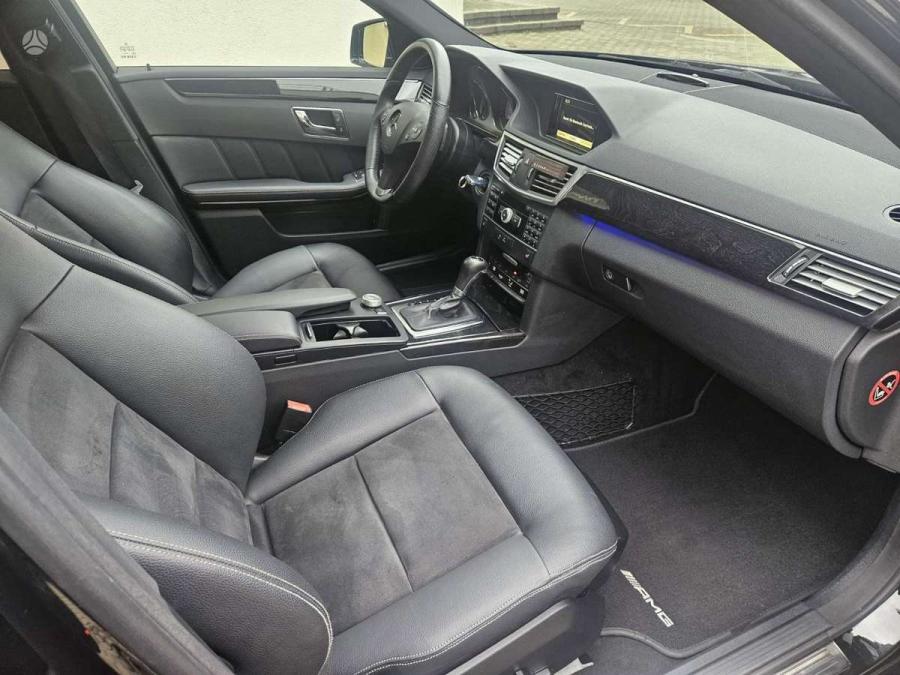 Black Mercedes-Benz e-200 2011 in Kaisiadorys, with an engine capacity of 2.20 L and mileage of 294 thousand km for 6700 €, photo 10 on AUTOMOTO.COM.LV