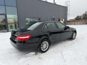 Black Mercedes-Benz e-200 2011 in Siauliai, with an engine capacity of 1.80 L and mileage of 185 thousand km for 7800 €, photo 4 on AUTOMOTO.COM.LV