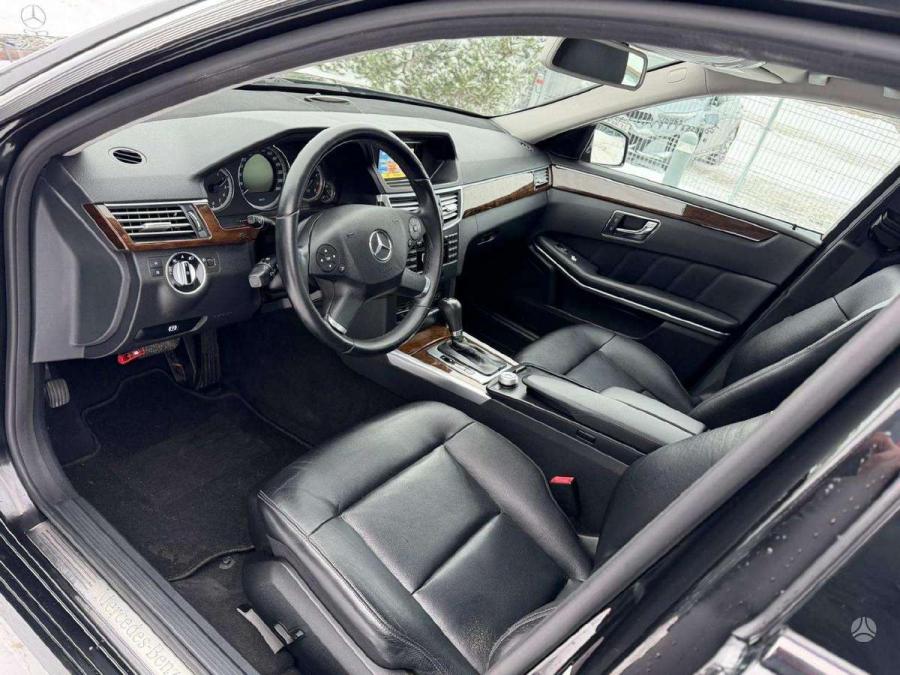 Black Mercedes-Benz e-200 2011 in Siauliai, with an engine capacity of 1.80 L and mileage of 185 thousand km for 7800 €, photo 9 on AUTOMOTO.COM.LV