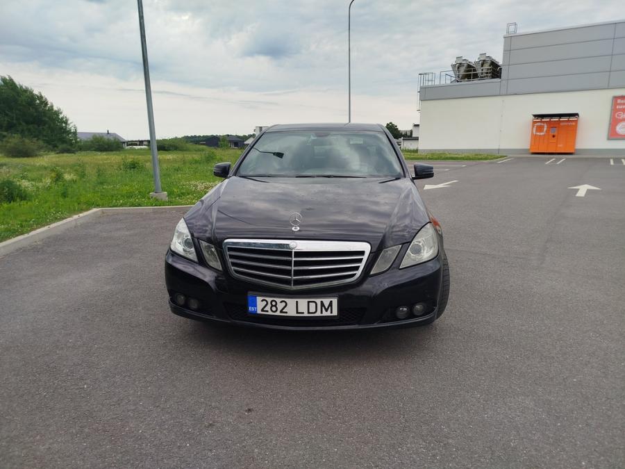 Melns Mercedes-Benz e-200 2011 Rakvere, ar dzinēja tilpumu 0.10 L un nobraukumu 441 tūkst. km par 4999 €, foto 12 vietnē AUTOMOTO.COM.LV