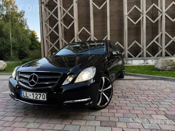 Черный Мерседес E 200 2011 в Вентспилс, объемом двигателя 1.80 л и пробегом 267 тыс. км за 7790 €, фото 1 на AUTOMOTO.COM.LV