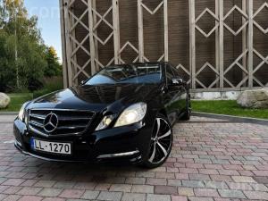 Черный Мерседес E 200 2011 в Вентспилс, объемом двигателя 1.80 л и пробегом 267 тыс. км за 7790 €, фото  на AUTOMOTO.COM.LV