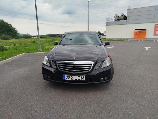 Черный Мерседес E 200 2011 в Раквере, объемом двигателя 0.00 л и пробегом 441 тыс. км за 4999 €, фото 3 на AUTOMOTO.COM.LV