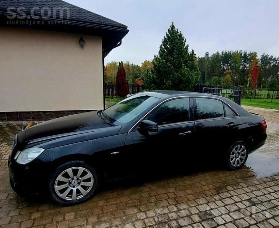 Melns Mercedes-Benz e-200 2011 Rīga, ar dzinēja tilpumu 2.10 L un nobraukumu 257 tūkst. km par 6900 €, foto 3 vietnē AUTOMOTO.COM.LV
