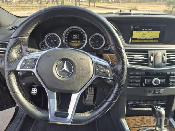 Melns Mercedes-Benz e-200 2012 Jūrmala, ar dzinēja tilpumu 2.00 L un nobraukumu 266 tūkst. km par 8000 €, foto 4 vietnē AUTOMOTO.COM.LV