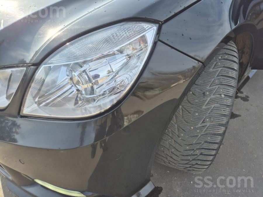 Melns Mercedes-Benz e-200 2012 Jūrmala, ar dzinēja tilpumu 2.00 L un nobraukumu 266 tūkst. km par 8000 €, foto 12 vietnē AUTOMOTO.COM.LV