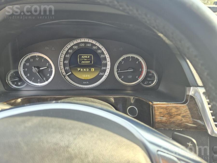 Melns Mercedes-Benz e-200 2012 Jūrmala, ar dzinēja tilpumu 2.00 L un nobraukumu 266 tūkst. km par 8000 €, foto 13 vietnē AUTOMOTO.COM.LV