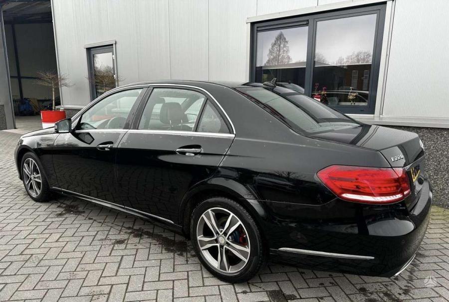Melns Mercedes-Benz e-200 2013 Prienai, ar dzinēja tilpumu 2.14 L un nobraukumu 248 tūkst. km par 9100 €, foto 24 vietnē AUTOMOTO.COM.LV