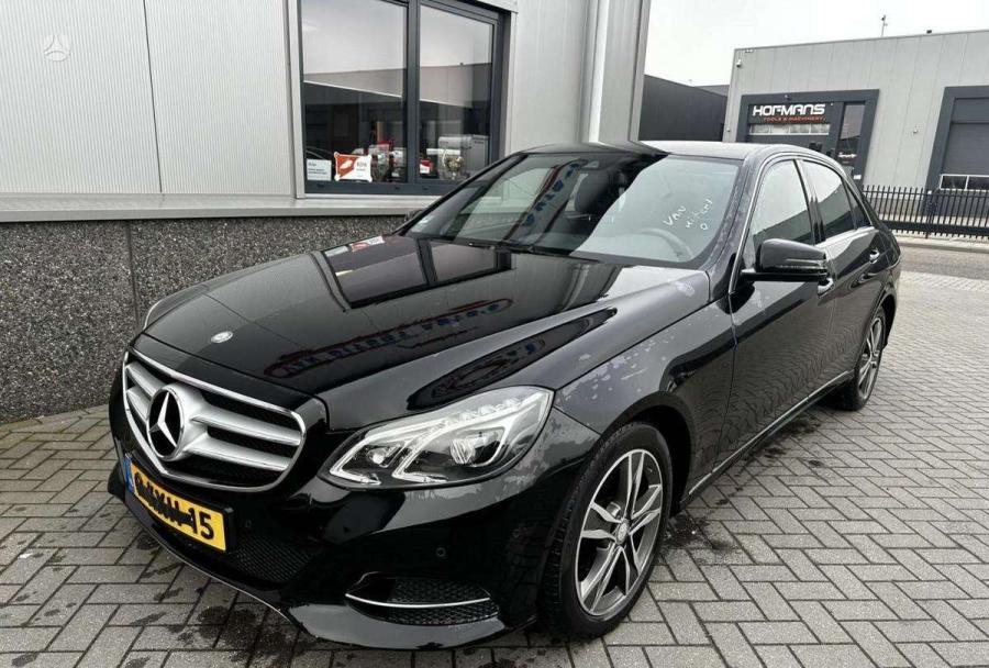 Melns Mercedes-Benz e-200 2013 Prienai, ar dzinēja tilpumu 2.14 L un nobraukumu 248 tūkst. km par 9100 €, foto 26 vietnē AUTOMOTO.COM.LV