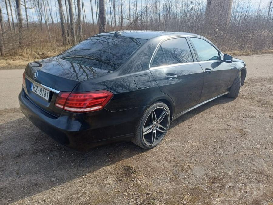 Черный Мерседес E 200 2013 в Даугавпилс, объемом двигателя 2.10 л и пробегом 427 тыс. км за 7700 €, фото 4 на AUTOMOTO.COM.LV