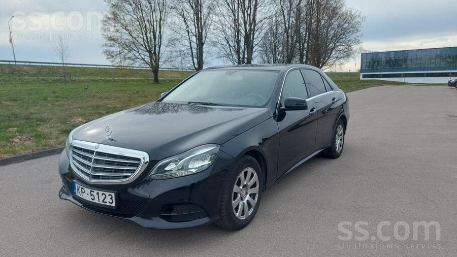 Melns Mercedes-Benz e-200 2013 Daugavpils, ar dzinēja tilpumu 2.20 L un nobraukumu 0 tūkst. km par 9650 €, foto 5 vietnē AUTOMOTO.COM.LV