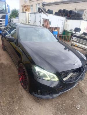 Melns Mercedes-Benz e-200 2013 Radviliškis, ar dzinēja tilpumu 0.00 L un nobraukumu 48 tūkst. km par 4450 €, foto  vietnē AUTOMOTO.COM.LV