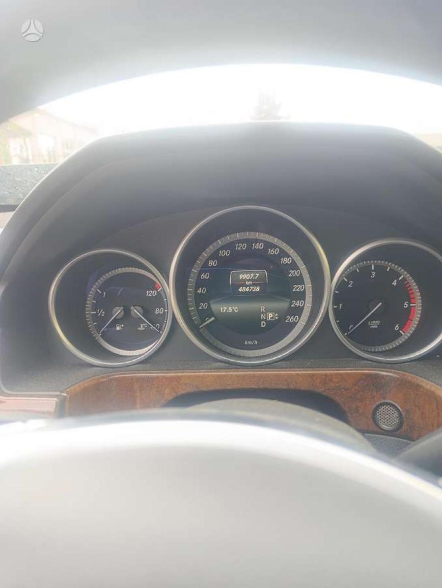 Melns Mercedes-Benz e-200 2013 Radviliškis, ar dzinēja tilpumu 0.00 L un nobraukumu 48 tūkst. km par 4450 €, foto 12 vietnē AUTOMOTO.COM.LV