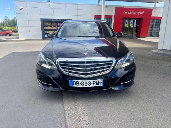 Черный Мерседес E 200 2013 в Таураге, объемом двигателя 2.14 л и пробегом 290 тыс. км за 8600 €, фото 2 на AUTOMOTO.COM.LV