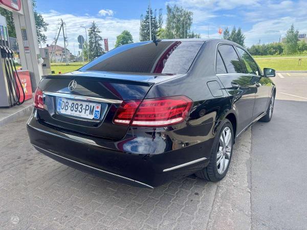 Черный Мерседес E 200 2013 в Таураге, объемом двигателя 2.14 л и пробегом 290 тыс. км за 8600 €, фото 4 на AUTOMOTO.COM.LV