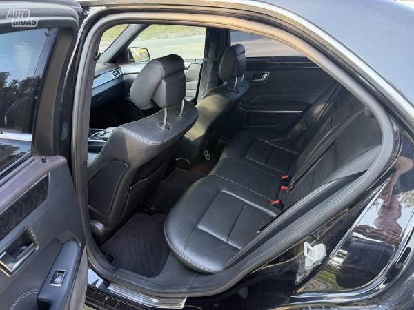 Black Mercedes-Benz e-200 2014 in Kaunas, with an engine capacity of 2.10 L and mileage of 324 thousand km for 10900 €, photo 9 on AUTOMOTO.COM.LV