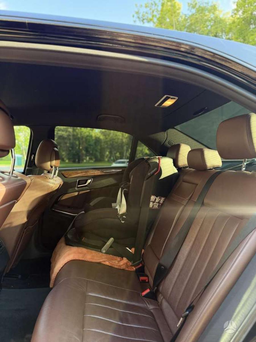 Melns Mercedes-Benz e-200 2014 Šilutė, ar dzinēja tilpumu 2.14 L un nobraukumu 387 tūkst. km par 8999 €, foto 21 vietnē AUTOMOTO.COM.LV