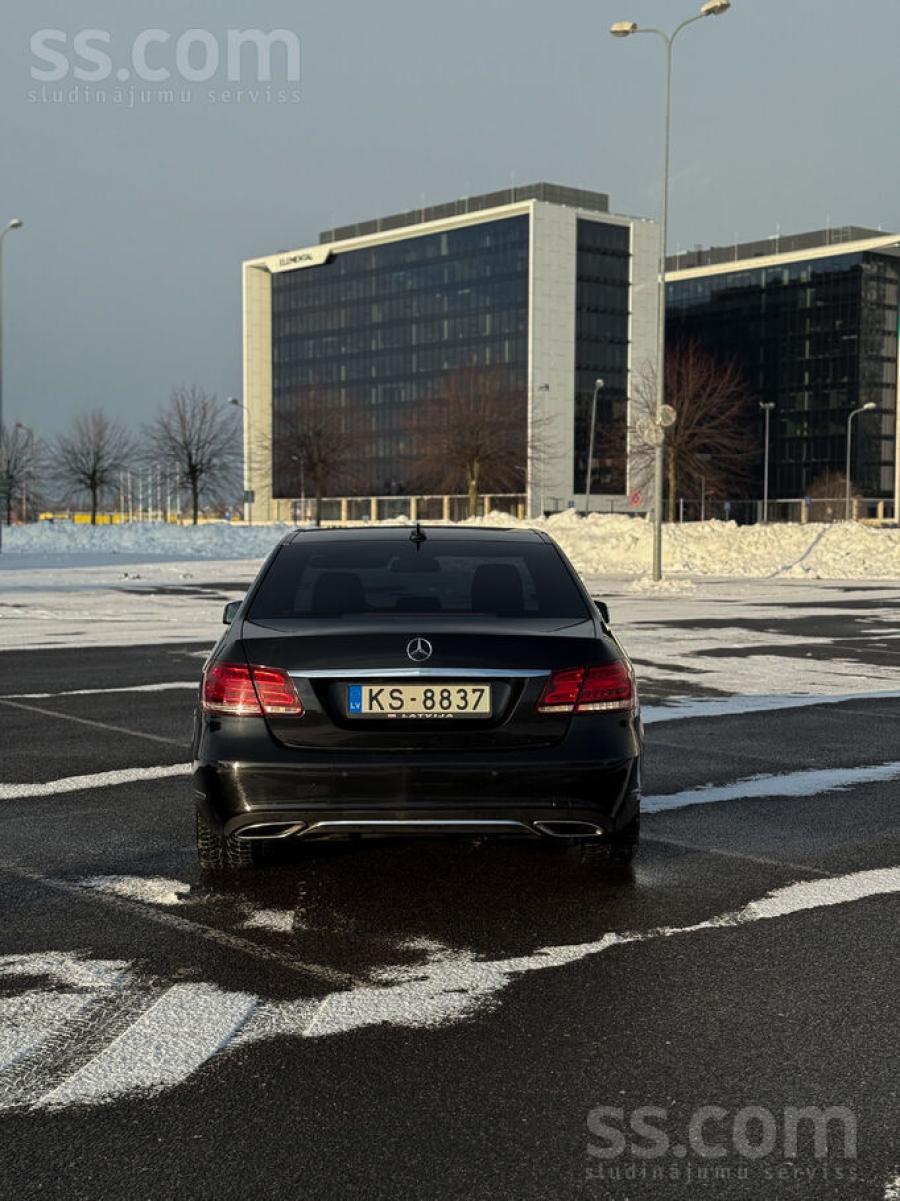 Black Mercedes-Benz e-200 2015 in Riga, with an engine capacity of 2.10 L and mileage of 184 thousand km for 12500 €, photo 4 on AUTOMOTO.COM.LV