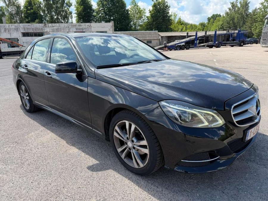 Melns Mercedes-Benz e-200 2015 Raseiniai, ar dzinēja tilpumu 2.14 L un nobraukumu 296 tūkst. km par 8300 €, foto 1 vietnē AUTOMOTO.COM.LV
