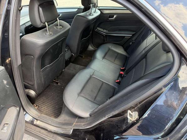 Melns Mercedes-Benz e-200 2015 Raseiniai, ar dzinēja tilpumu 2.14 L un nobraukumu 296 tūkst. km par 8300 €, foto 5 vietnē AUTOMOTO.COM.LV