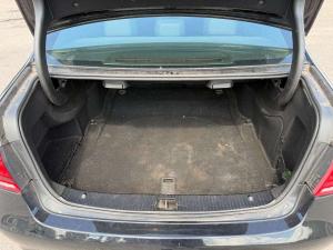 Melns Mercedes-Benz e-200 2015 Raseiniai, ar dzinēja tilpumu 2.14 L un nobraukumu 296 tūkst. km par 8300 €, foto 10 vietnē AUTOMOTO.COM.LV