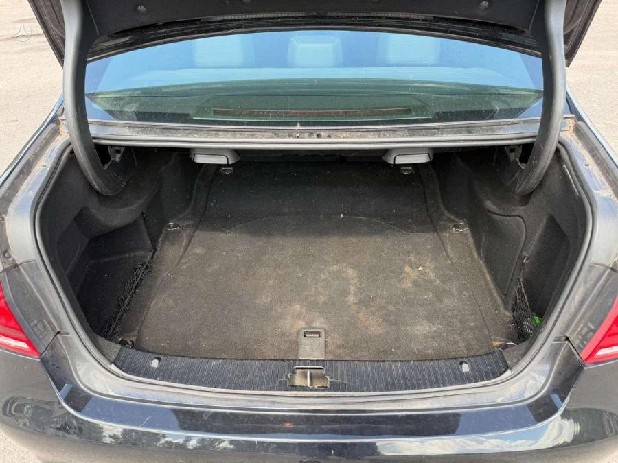 Melns Mercedes-Benz e-200 2015 Raseiniai, ar dzinēja tilpumu 2.14 L un nobraukumu 296 tūkst. km par 8300 €, foto 10 vietnē AUTOMOTO.COM.LV