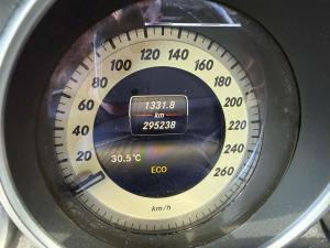Melns Mercedes-Benz e-200 2015 Raseiniai, ar dzinēja tilpumu 2.14 L un nobraukumu 296 tūkst. km par 8300 €, foto 13 vietnē AUTOMOTO.COM.LV