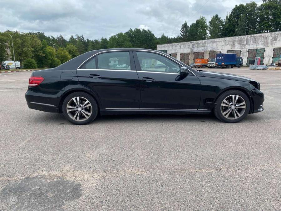 Melns Mercedes-Benz e-200 2015 Raseiniai, ar dzinēja tilpumu 2.14 L un nobraukumu 295 tūkst. km par 6900 €, foto 7 vietnē AUTOMOTO.COM.LV