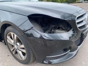 Melns Mercedes-Benz e-200 2015 Raseiniai, ar dzinēja tilpumu 2.14 L un nobraukumu 295 tūkst. km par 6900 €, foto 9 vietnē AUTOMOTO.COM.LV