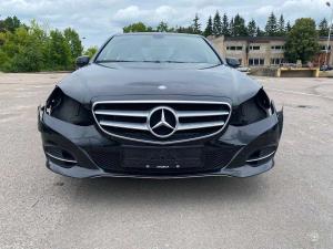Melns Mercedes-Benz e-200 2015 Raseiniai, ar dzinēja tilpumu 2.14 L un nobraukumu 295 tūkst. km par 6900 €, foto 11 vietnē AUTOMOTO.COM.LV