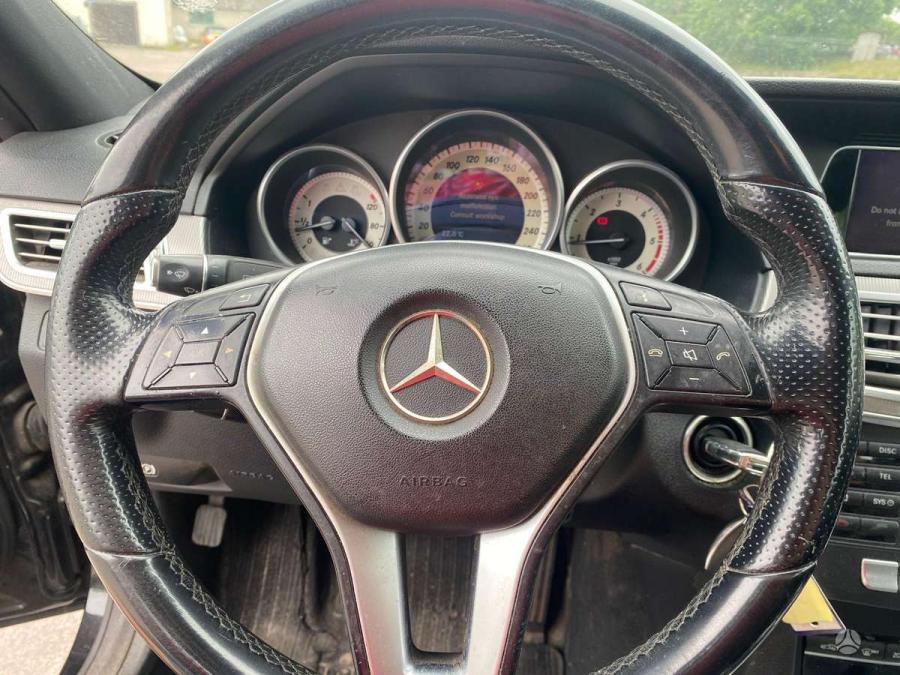 Melns Mercedes-Benz e-200 2015 Raseiniai, ar dzinēja tilpumu 2.14 L un nobraukumu 295 tūkst. km par 6900 €, foto 15 vietnē AUTOMOTO.COM.LV