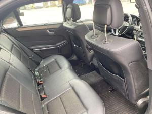 Melns Mercedes-Benz e-200 2015 Raseiniai, ar dzinēja tilpumu 2.14 L un nobraukumu 295 tūkst. km par 6900 €, foto 20 vietnē AUTOMOTO.COM.LV