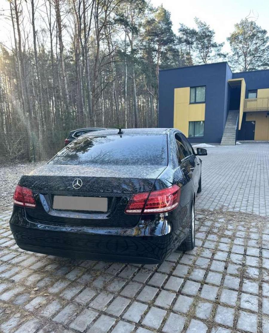 Melns Mercedes-Benz e-200 2015 Viļņa, ar dzinēja tilpumu 1.99 L un nobraukumu 287 tūkst. km par 13555 €, foto 17 vietnē AUTOMOTO.COM.LV