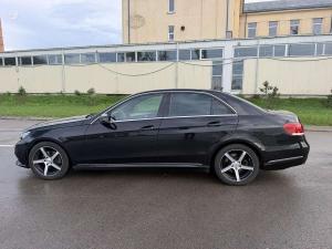 Черный Мерседес E 200 2015 в Укмерге, объемом двигателя 2.14 л и пробегом 377 тыс. км за 9500 €, фото 7 на AUTOMOTO.COM.LV