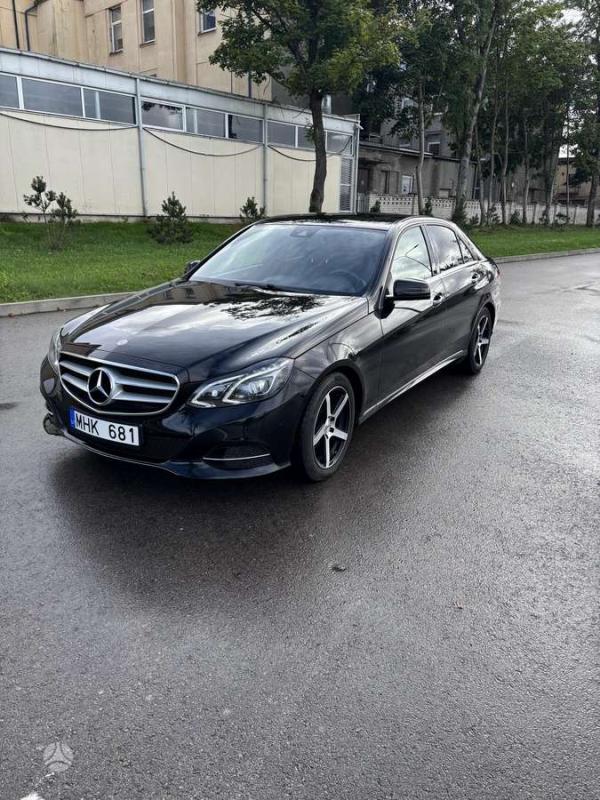 Черный Мерседес E 200 2015 в Укмерге, объемом двигателя 2.14 л и пробегом 377 тыс. км за 9500 €, фото 8 на AUTOMOTO.COM.LV