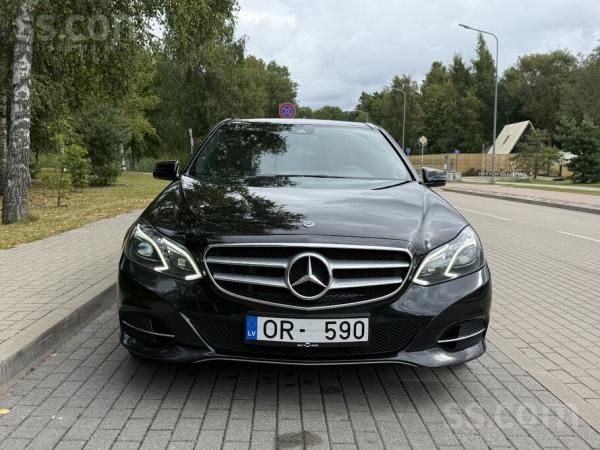 Melns Mercedes-Benz e-200 2015 Liepāja, ar dzinēja tilpumu 2.20 L un nobraukumu 244 tūkst. km par 12700 €, foto 1 vietnē AUTOMOTO.COM.LV