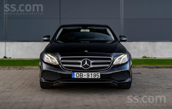 Black Mercedes-Benz e-200 2016 in Riga, with an engine capacity of 2.00 L and mileage of 288 thousand km for 17990 €, photo 2 on AUTOMOTO.COM.LV