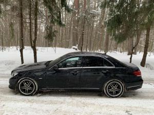 Black Mercedes-Benz e-200 2016 in Kaunas, with an engine capacity of 2.14 L and mileage of 283 thousand km for 9400 €, photo 4 on AUTOMOTO.COM.LV