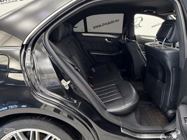 Черный Мерседес E 200 2016 в Авиженяй, объемом двигателя 2.20 л и пробегом 287 тыс. км за 8500 €, фото 9 на AUTOMOTO.COM.LV