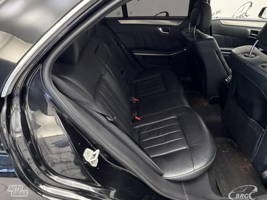 Черный Мерседес E 200 2016 в Авиженяй, объемом двигателя 2.20 л и пробегом 287 тыс. км за 8500 €, фото 11 на AUTOMOTO.COM.LV