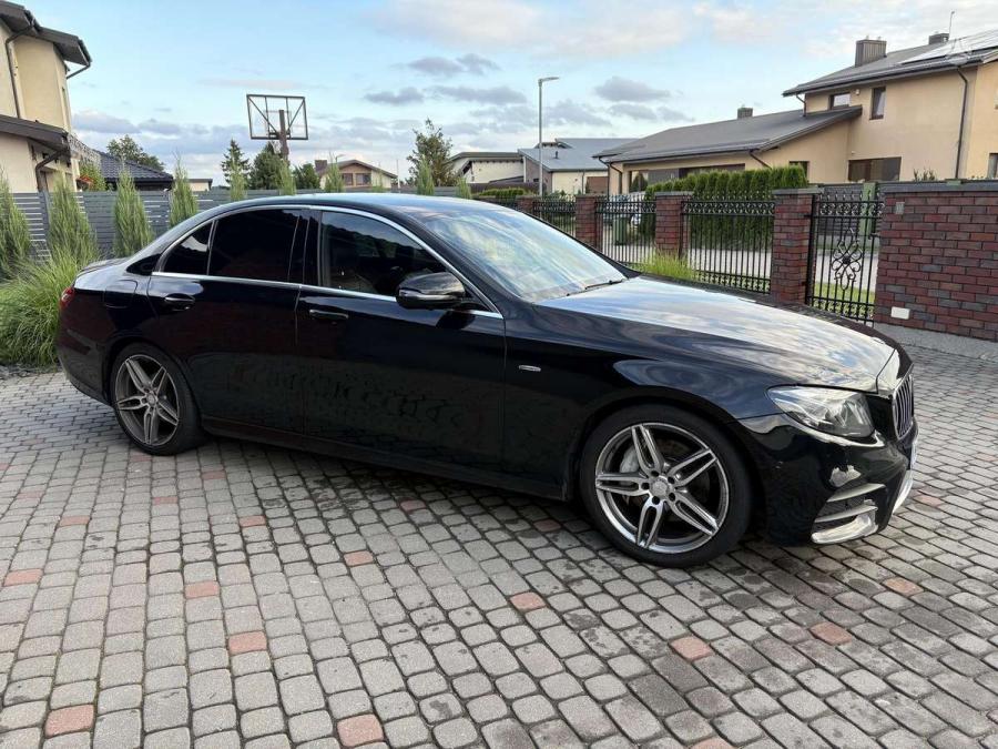 Черный Мерседес E 200 2016 в Каунас, объемом двигателя 1.95 л и пробегом 346 тыс. км за 18800 €, фото 7 на AUTOMOTO.COM.LV