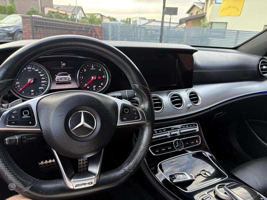 Черный Мерседес E 200 2016 в Каунас, объемом двигателя 1.95 л и пробегом 346 тыс. км за 18800 €, фото 18 на AUTOMOTO.COM.LV